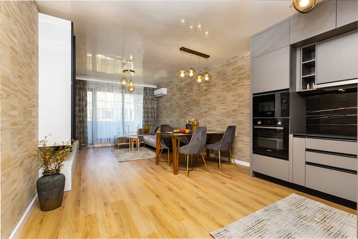 2br Apartment | Free Parking | Central - Plovdiv