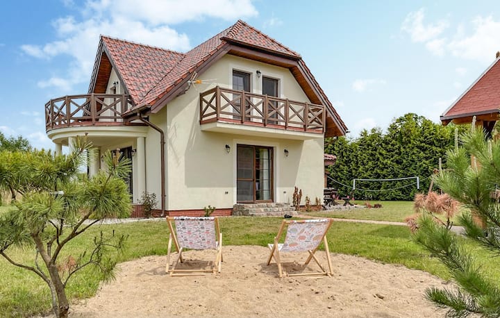 4 Bedroom Beautiful Home In Pierkunowo - Giżycko