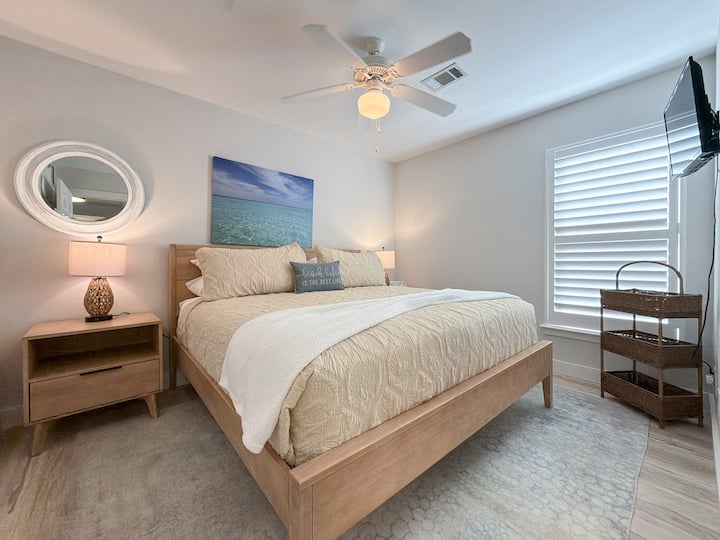 Renovated 1br 30a Condo | Sleeps 4 | Heated Pool - Seaside