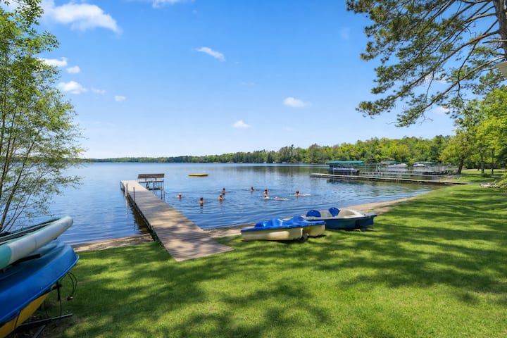 12 Bedroom Lodge | Dock Your Boat |Game Room & Bar - Minnesota