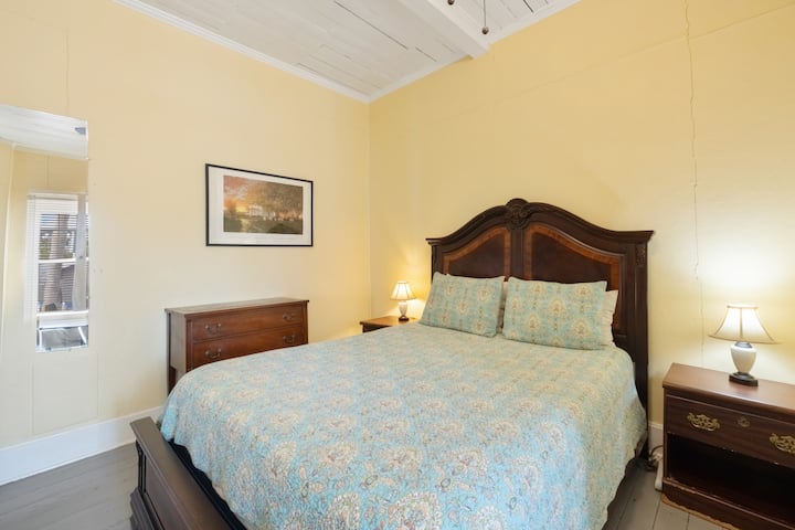 Island Hotel Queen Suite - Cedar Key, FL