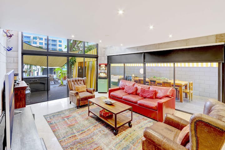 Singer House Waterfront Retreat – 2br - Fort Lauderdale, FL