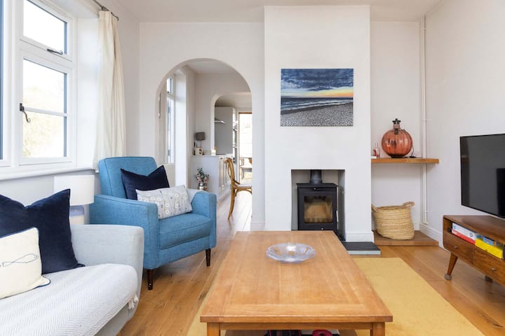 Charming Seaside Cottage - 5-min Walk To Beach - East Wittering