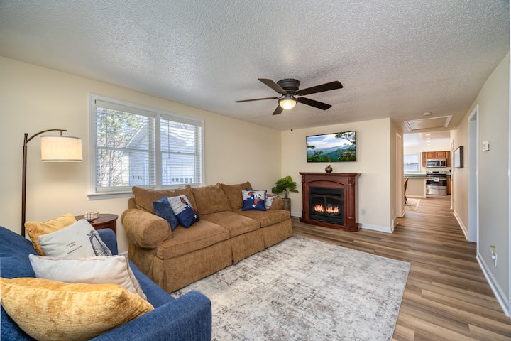 Creekside Cottage In Pisgah Forest - Brevard, NC