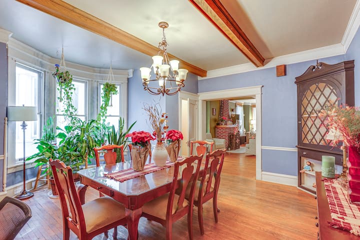 Reading Home W/ Yard In Historic District - Reading, PA