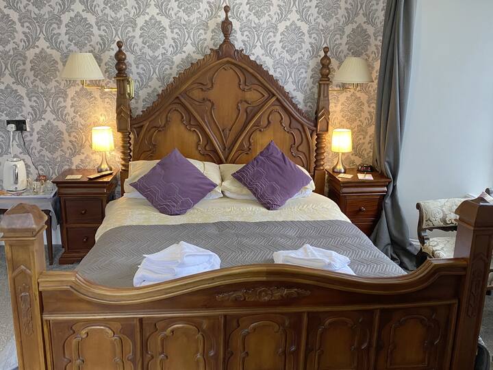 Deluxe King Ensuite With Sea View - Lynton
