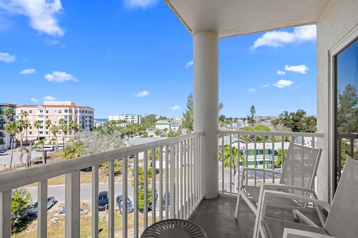 Family-friendly 2br/2ba Condo 2nd Floor - Treasure Island, FL
