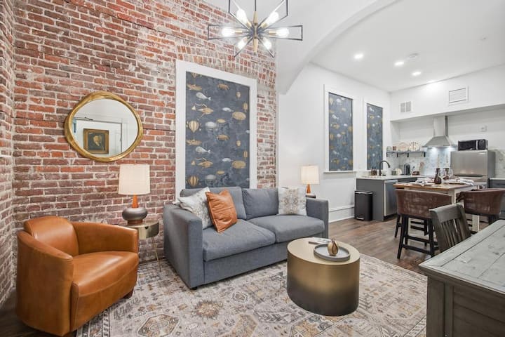 1br Apt Honoring An Aviation Icon With Heated Pool - Jacksonville, FL