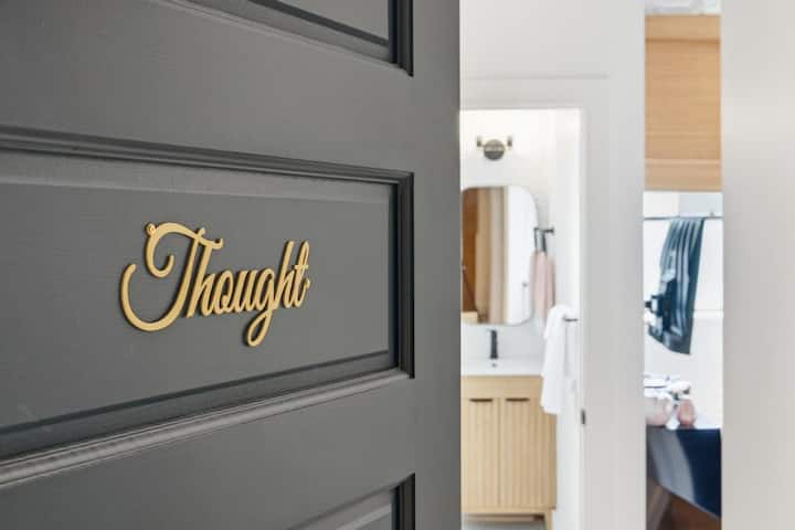 Luxe Pink 1br At The Raven Pool Onsite Parking - Jacksonville, FL