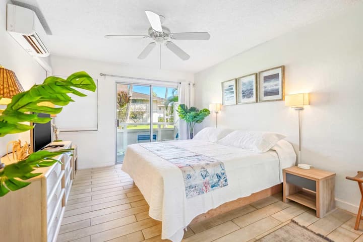 1 Bedroom Condo King Bed With Pool And Jacuzzi - Kauai, HI