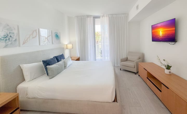 1br: Full Luxury Apt In Hallandadale Beach - Hallandale, FL