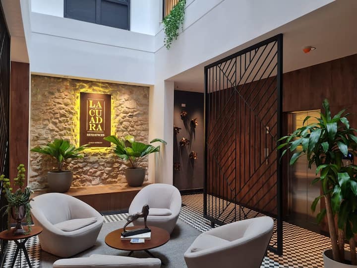 W* | Efficient 2br W/ Balcony In Casco Viejo - Ciudad de Panamá