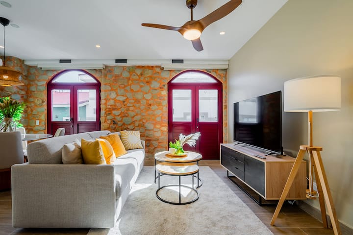 W* | Efficient 2br W/ Balcony In Casco Viejo - Panama City