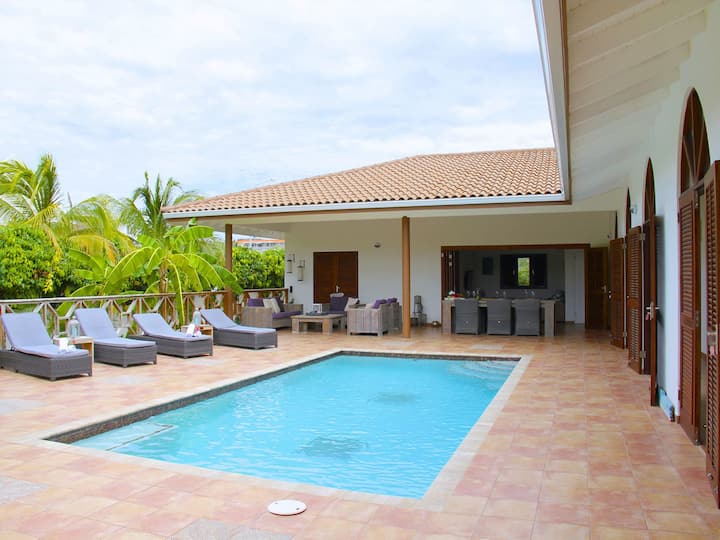 Villa Avec Terrasse Au Bord De La Piscine - Curazao