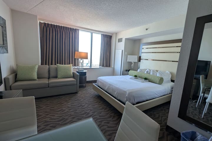 Ocean + Boardwalk Front King Bed - Atlantic City, NJ