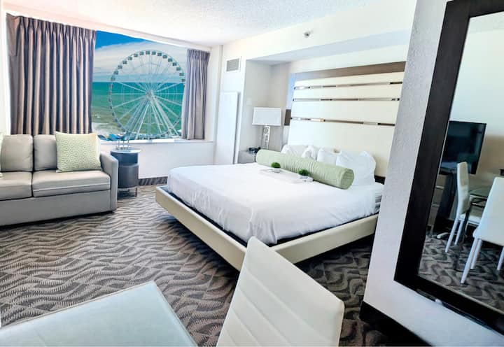 Ocean + Boardwalk Front Queen Bed - Atlantic City, NJ