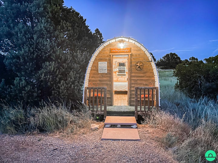 Western Wagon, Linens, Hot Showers, Stunning Views - Monticello, UT