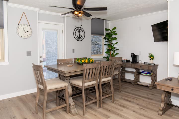 Cozy Downtown Living - 1 Block From Waterfront - Monster, Sandusky