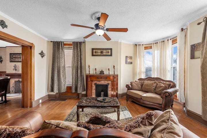 Stylish Getaway In St Louis / Abodebucks - St. Louis, MO