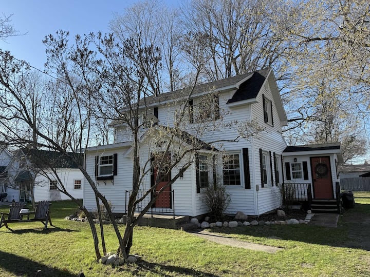 Church House On Drummond Island - Drummond, MI