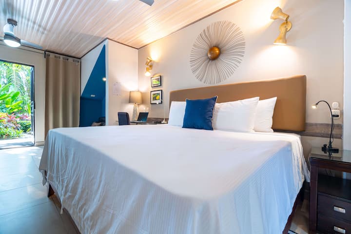 Great Manuel Antonio Location-villa-pool - Playa Blanca