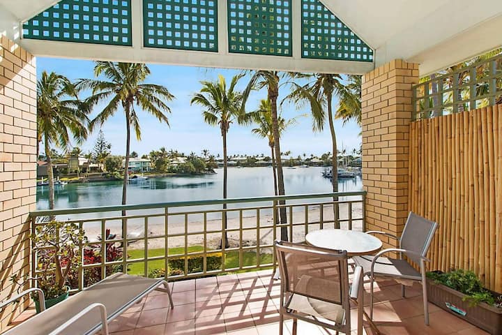 Coral Gate 40 - Absolute Waterfront - Min. 3n - Tweed Heads
