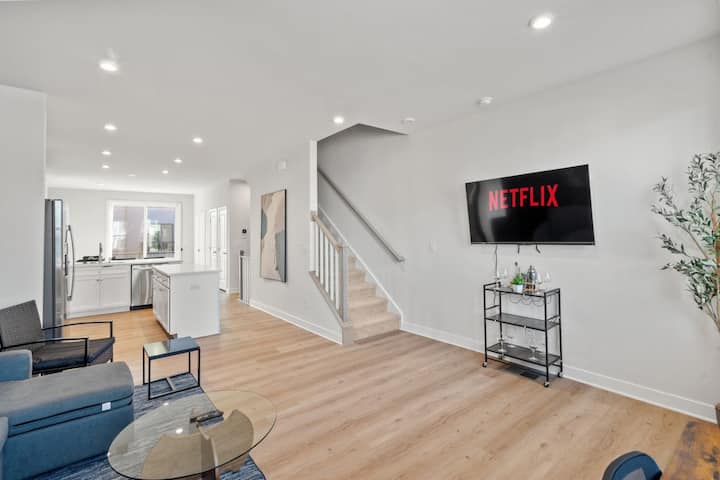 Luxe King 3br Townhouse—mins To Uptown Clt! - Charlotte, NC