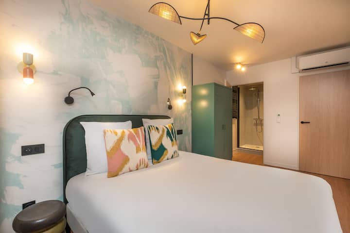 Appartement Deux Chambres Avec Terrasse - Parijs