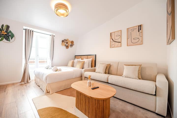 Your Brand New Home In Champs Elysees - Paris