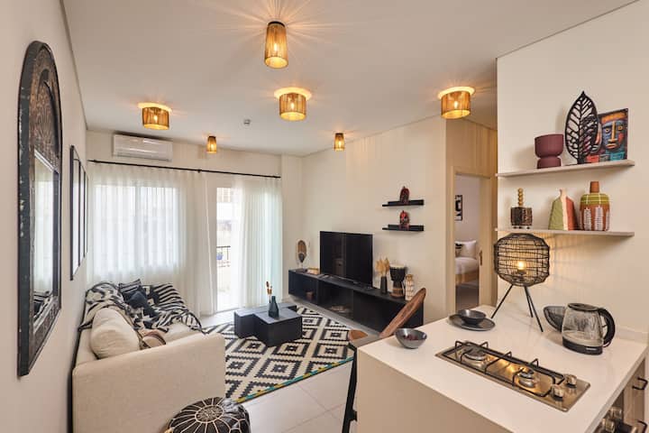 Savanna: 1br Apt W/ Desk & View / Gemmayze - Beirut