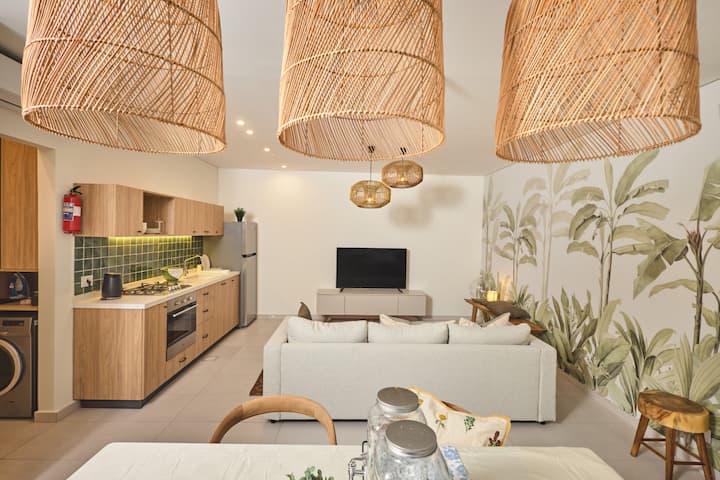 Amazonia: 1br Apt W/ Coffee Station / Gemmayze - Beyrut