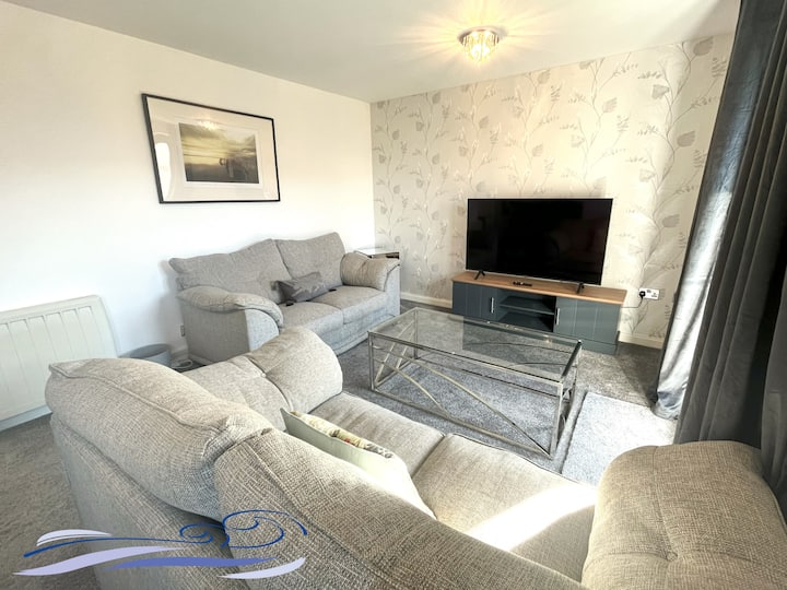 Two-bedroom Apartment With Sea Views - Swansea