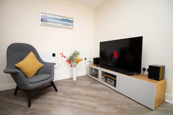 Near The Mall And Bristol Zoo Project | 2br - Bristol