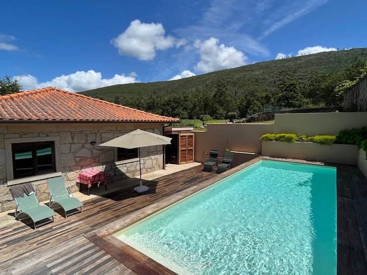 Venade Mountain House - Green Views, Pool & Bbq - Caminha