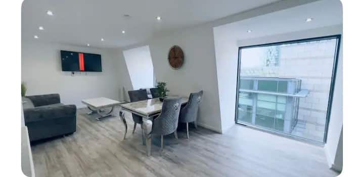 Stylish Retreat In Central Liverpool - Liverpool