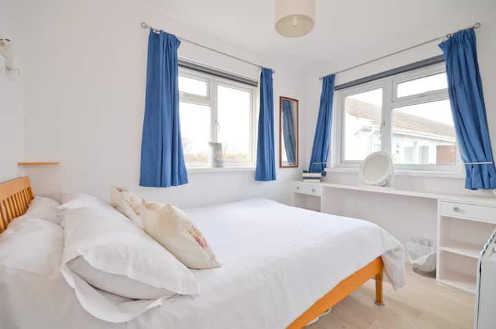 The Lobster Pot|seaview Bay Chalet|beach Escape - Isle of Wight