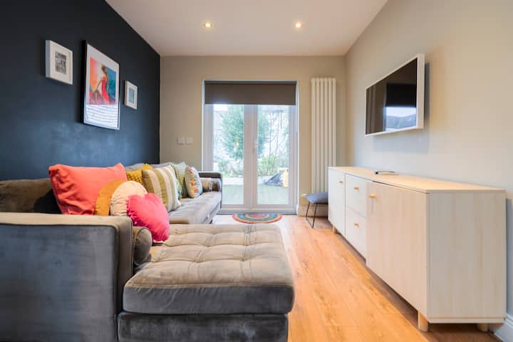Stylish Home Near City Centre–garden& Period Charm - Dublin