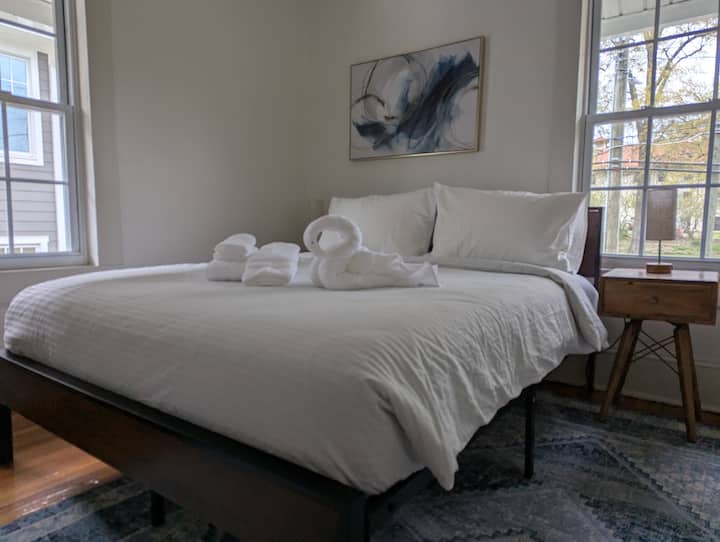 Walk To Duke & Dining • Charming Historic 2br - Durham