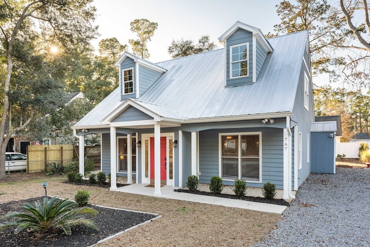 8-guest Cozy Escape With Fire Pit & Hot Tub! - Pawleys Island, SC