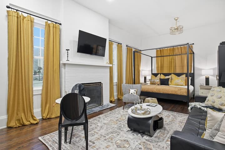 Decadent Studio At The Raven Pool Free Parking - Jacksonville, FL