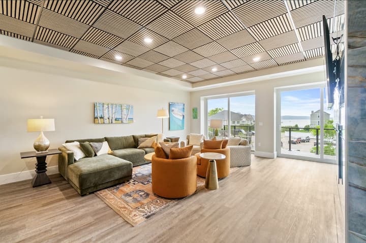 Heart Of Boyne Loft + Slip | Walk To Beach - Boyne City, MI