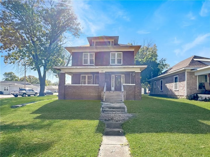 803 Edgar In Mattoon, Illinois - Water Park, Mattoon