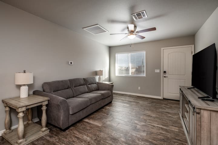Stylish New Home | Comfort & Convenience - Kingman, AZ