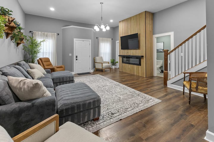 Downtown Retreat Near The Children’s Museum! - Indianapolis, IN