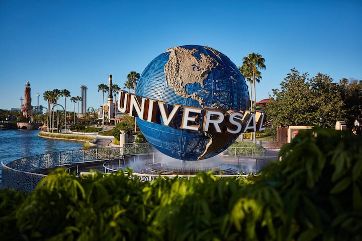 3br Family Suite Near Disney – Free Shuttle & Pool - Orlando, FL