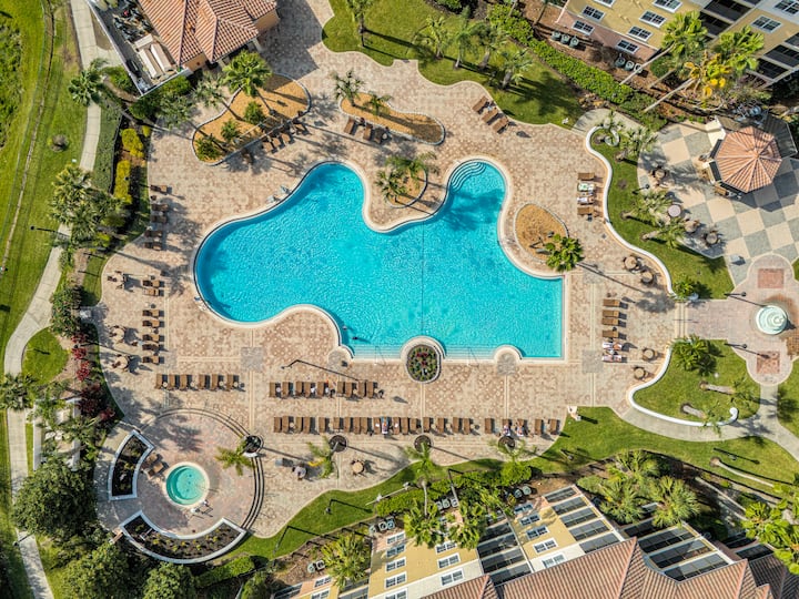 3br Resort Retreat – Free Shuttle, Pool & Tiki Bar - Orlando, FL