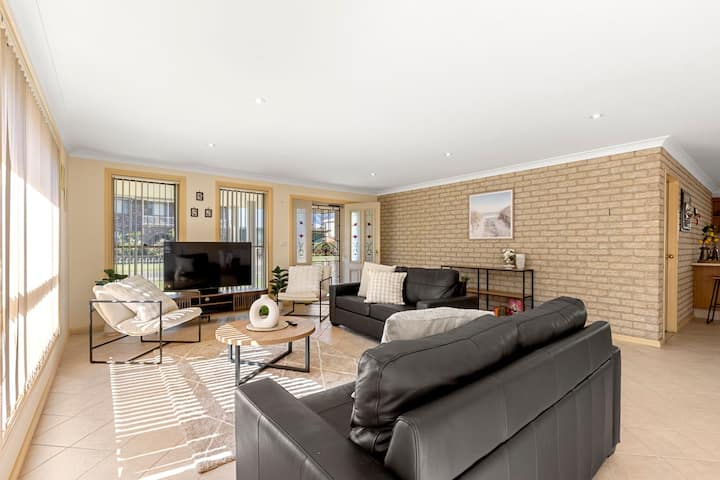 The Verge Beach House - 2 Mins Walk To Beach - Nowra