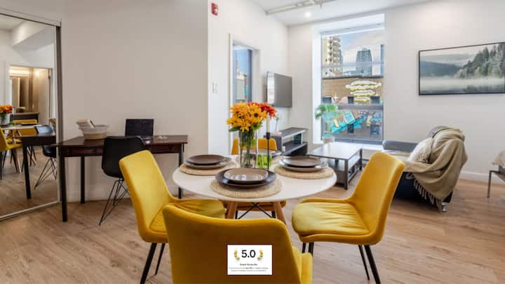 Sleek 1bdr On Bishop – Downtown Mtl Gem - Montréal, QC