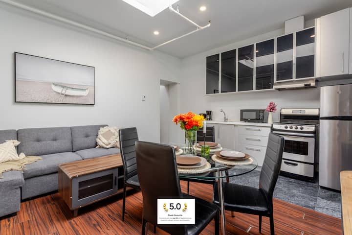 Bright & Stylish Mezzanine – Live On Bishop St - Montreal