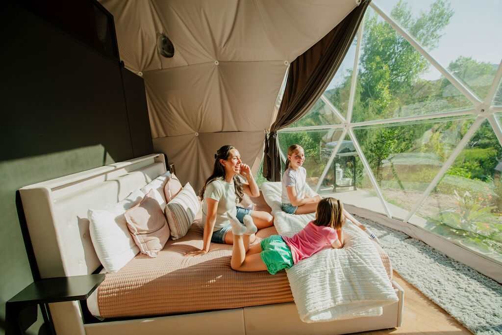 Près de Zion et Bryce. Capacité d'accueil de 30 personnes, chargeur ...